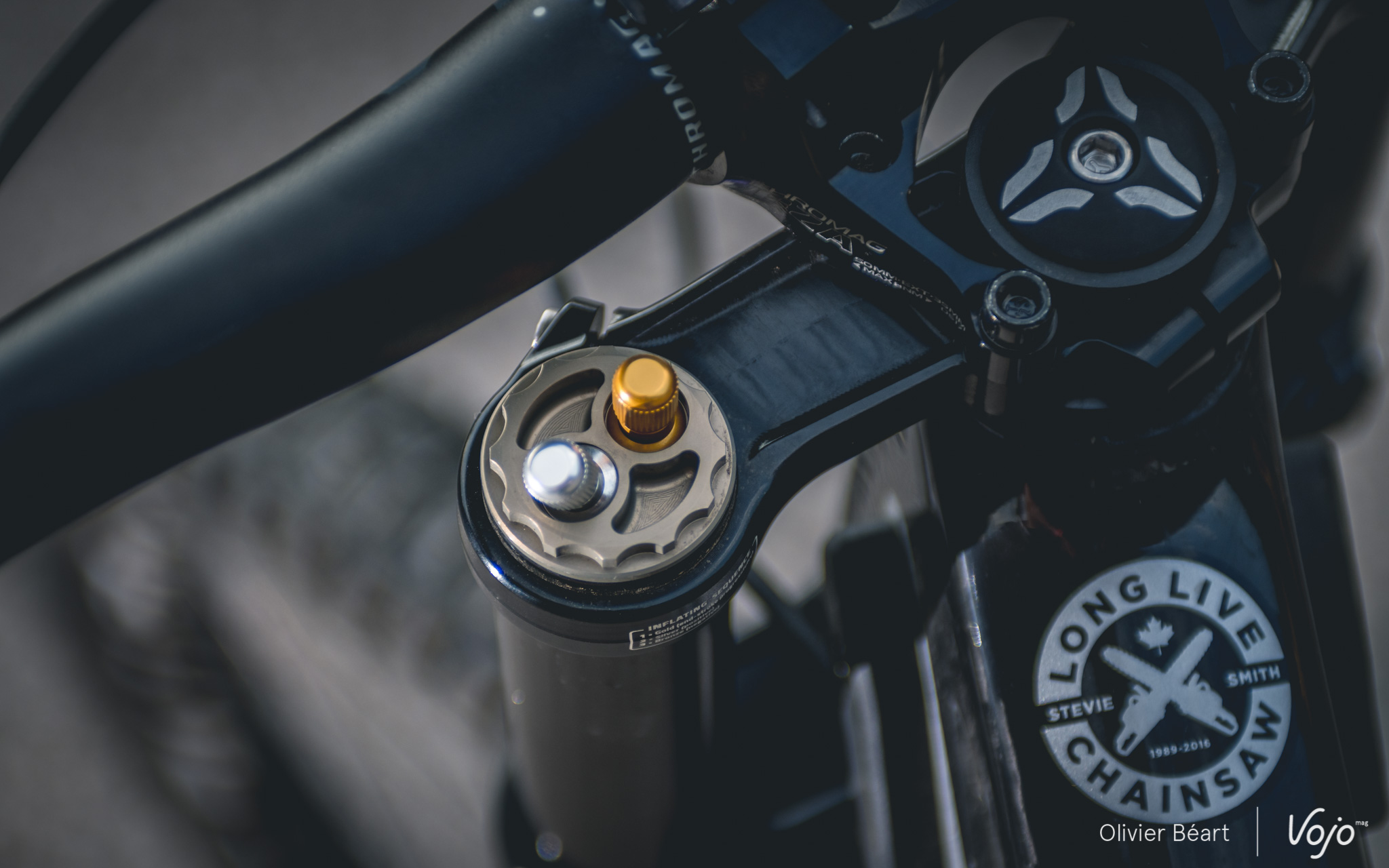 Formula Nero R : la fourche DH aux 3 chambres d’air - Vojo Magazine