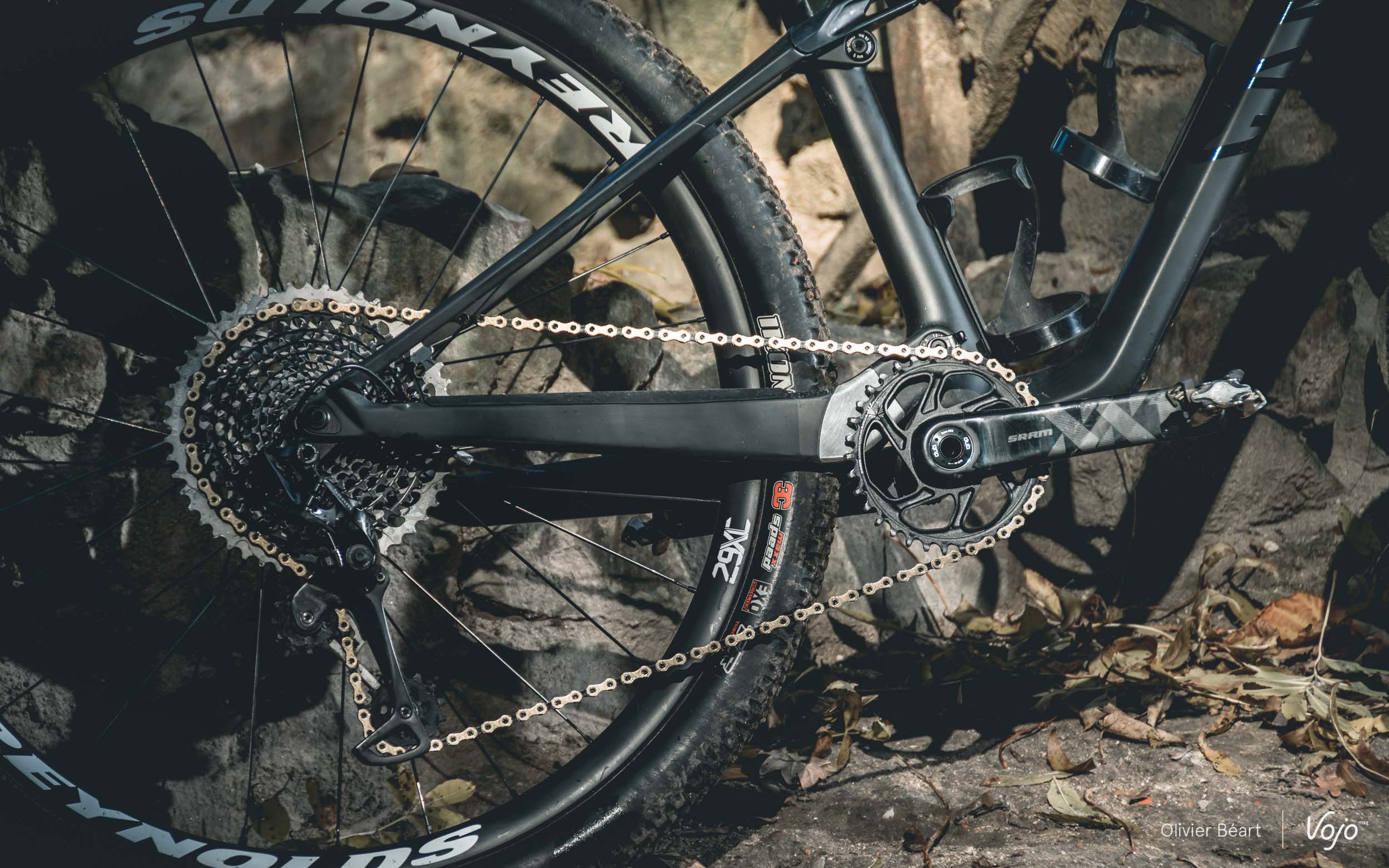 Test | Canyon Lux CF SLX 9.0 Pro Race : pas moins vite qu'à fond ...