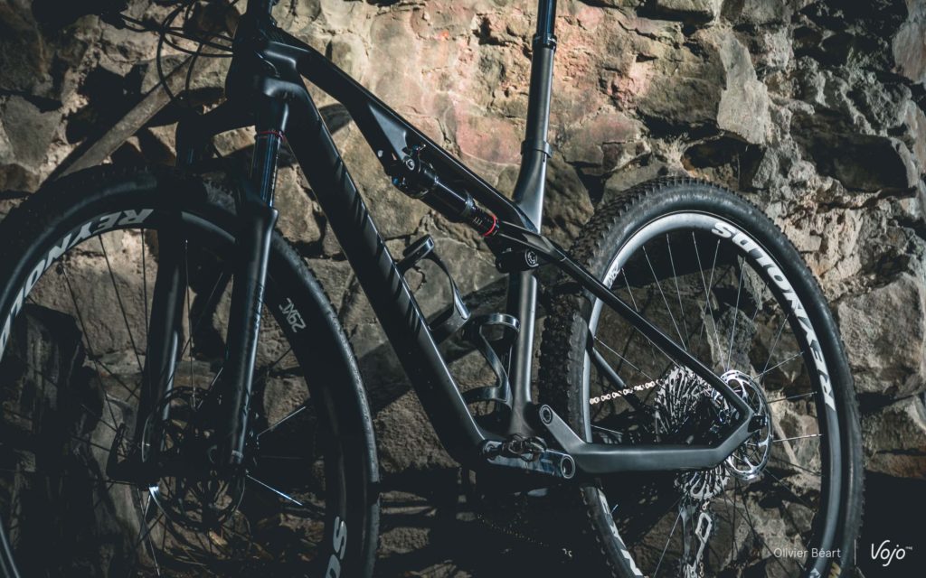 Test | Canyon Lux CF SLX 9.0 Pro Race : pas moins vite qu'à fond ! ⋆ Vojo