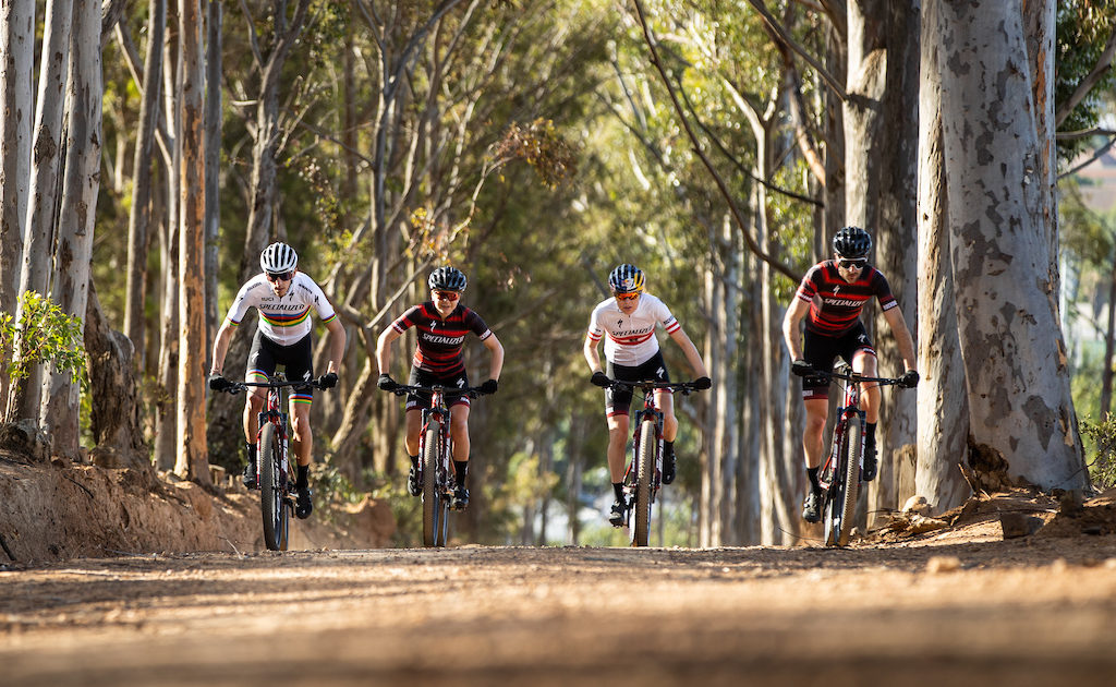 Transferts XC | L'équipe Specialized Factory Racing au complet - Vojo ...