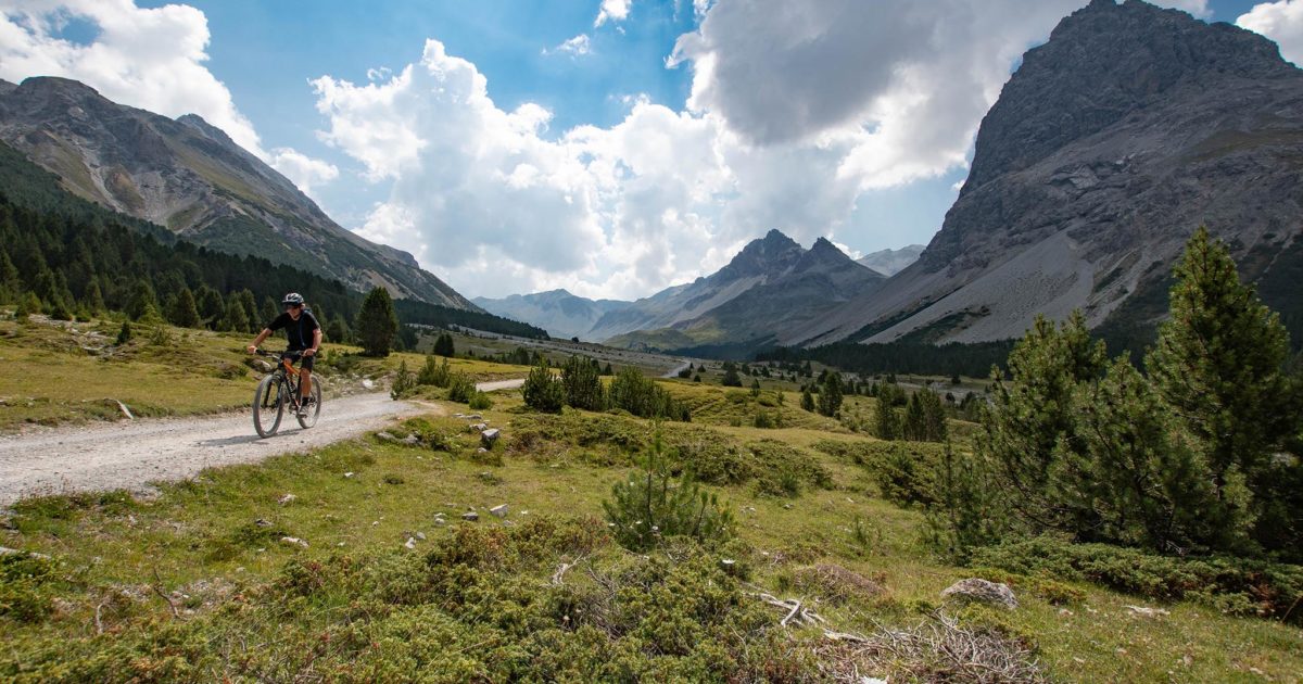 Le Nationalpark Bike-Tour en Engadine : la Suisse super-naturelle ⋆ Vojo