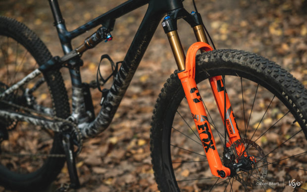 Fox 34 SC vs RockShox SID 35 Ultimate : le combat des chefs du XC new ...