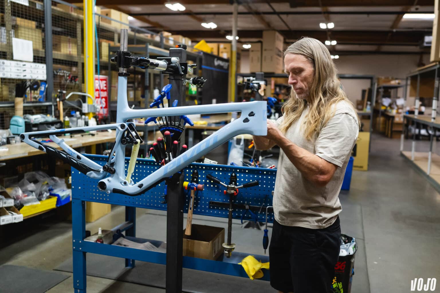 Nouveau Pivot Firebird 2025 | Dans les coulisses de Pivot Cycles ⋆ Vojo